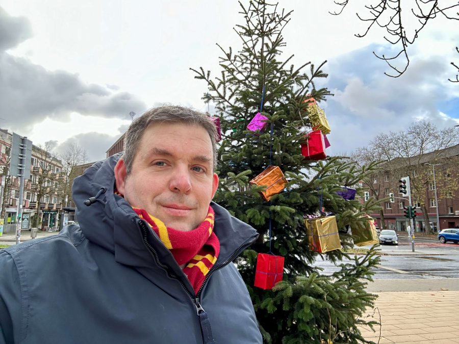 Weihnachtsbaum 2023 am Tana-Schanzara-Platz (Jens Matheuszik) › Jens ...