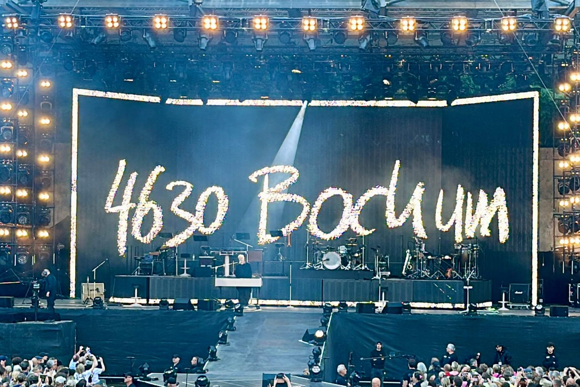 40 Jahre 4630 Bochum: 4 Konzerte von Herbert Grönemeyer im Ruhrstadion ...