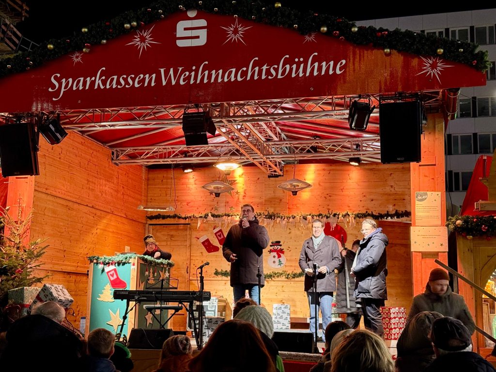 Bochumer Weihnachtsmarkt 2024 eröffnet (Jens Matheuszik) › Jens Matheuszik